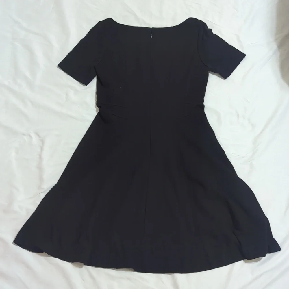 White House Black Market | Dresses | Whbm Short Sleeve Vnotch Midi ...